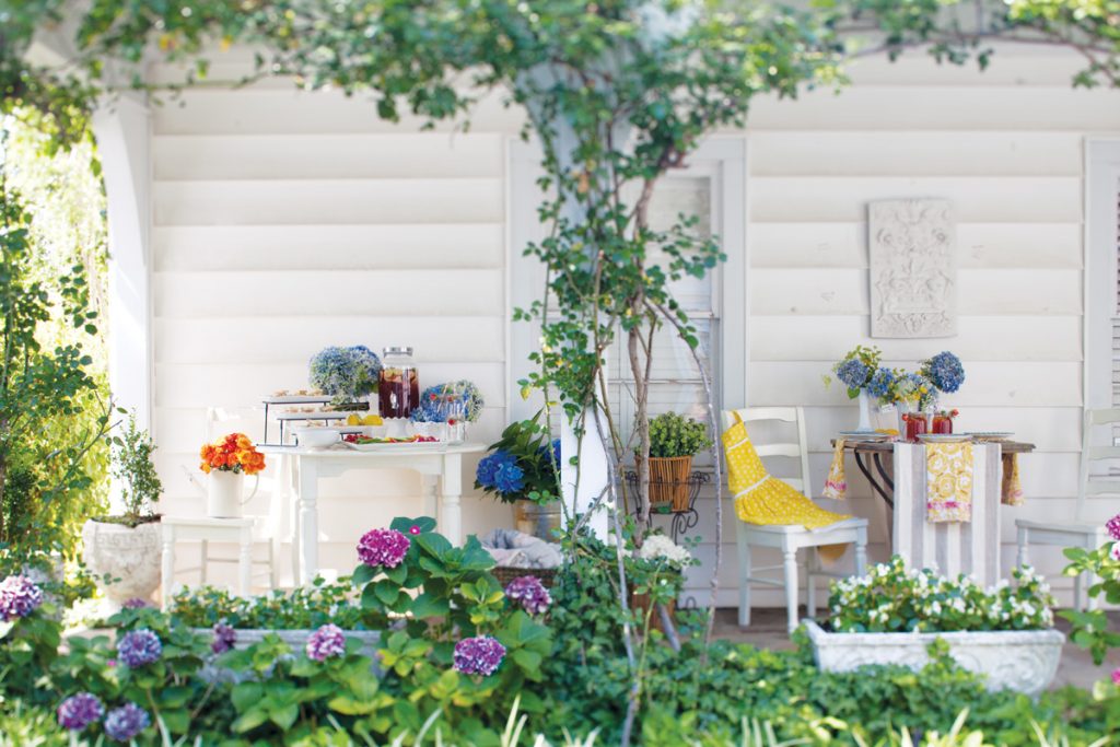 Throw a Sweet Tea Front Porch Party - Southern Lady Magazine
