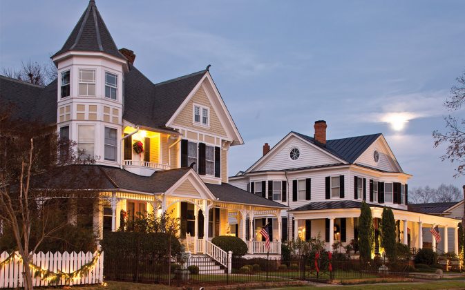 Holiday Homes: Christmas Candlelight Tour in Edenton, North Carolina ...