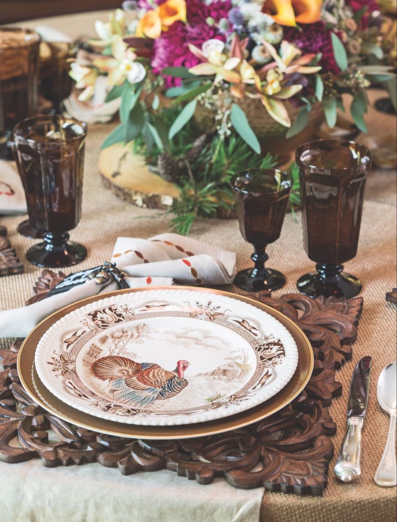 How to Set a Beautiful Thanksgiving Table - Southern Lady Magazine