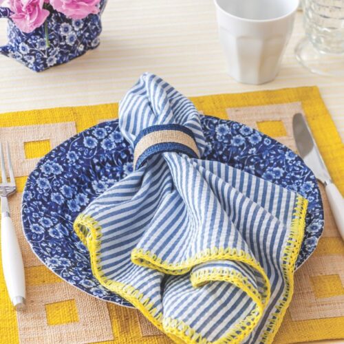 7 Beautiful Blue-and-White Tabletops for Entertaining - Southern Lady ...