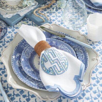 7 Beautiful Blue-and-White Tabletops for Entertaining - Southern Lady ...