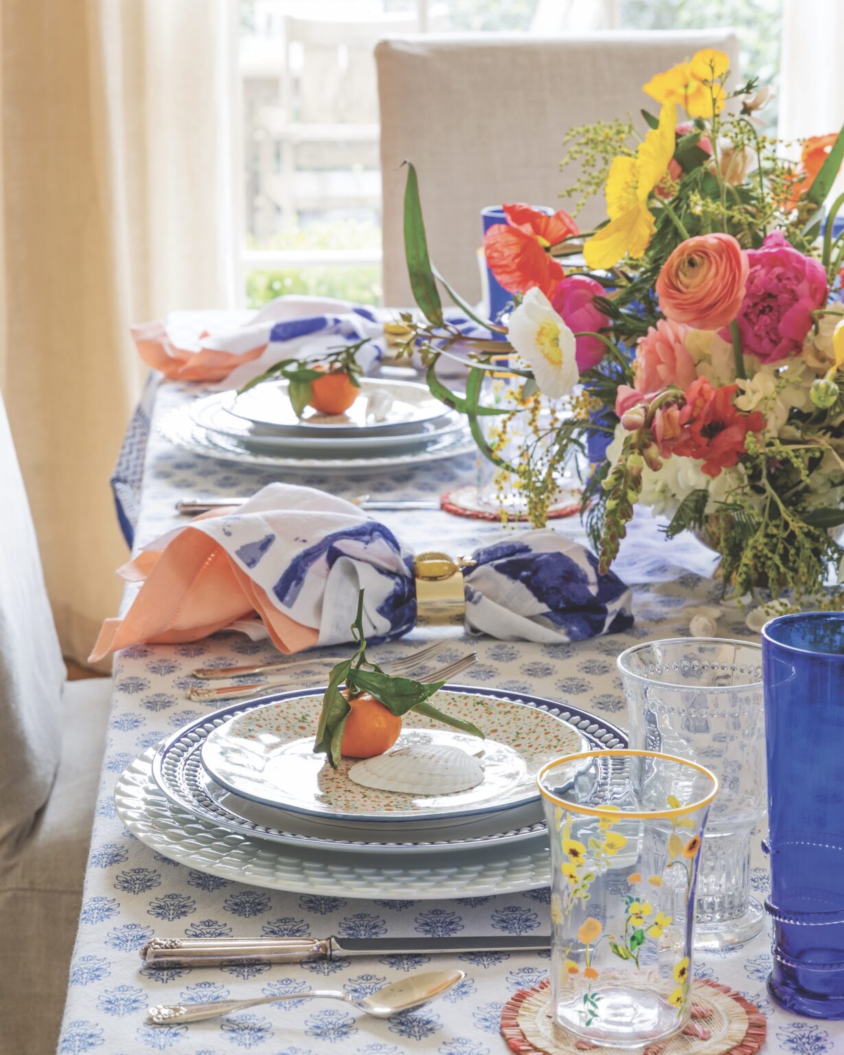 8 Colorful Place Settings for Summer Entertaining - Southern Lady Magazine